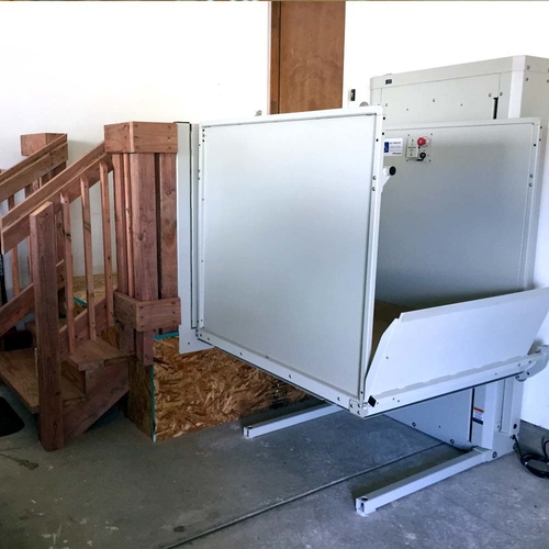 Inside Wheelchair Lift (I | Elevators and Transfer Lifts